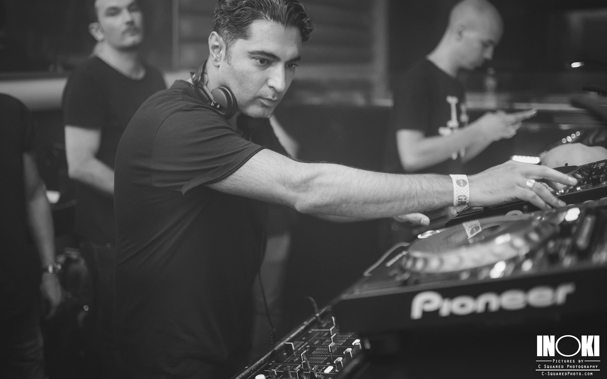 Omid 16B - DMC World Magazine